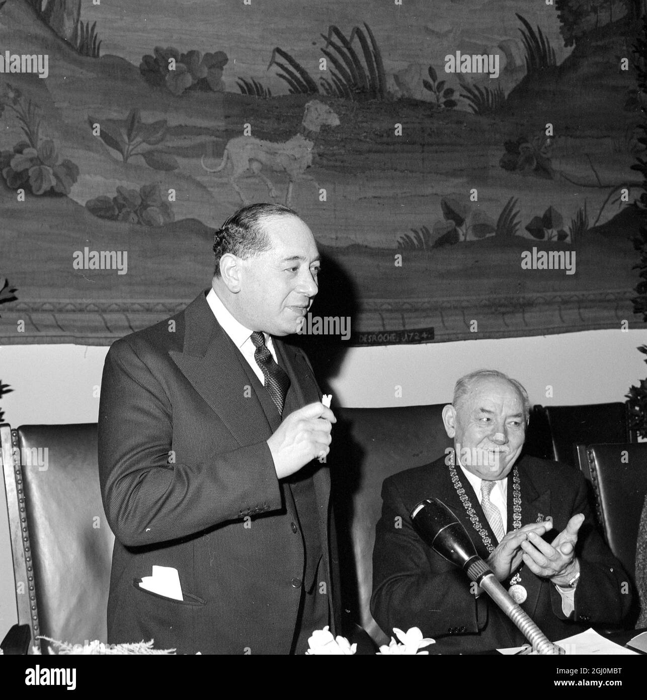 Questions session Black and White Stock Photos & Images - Alamy