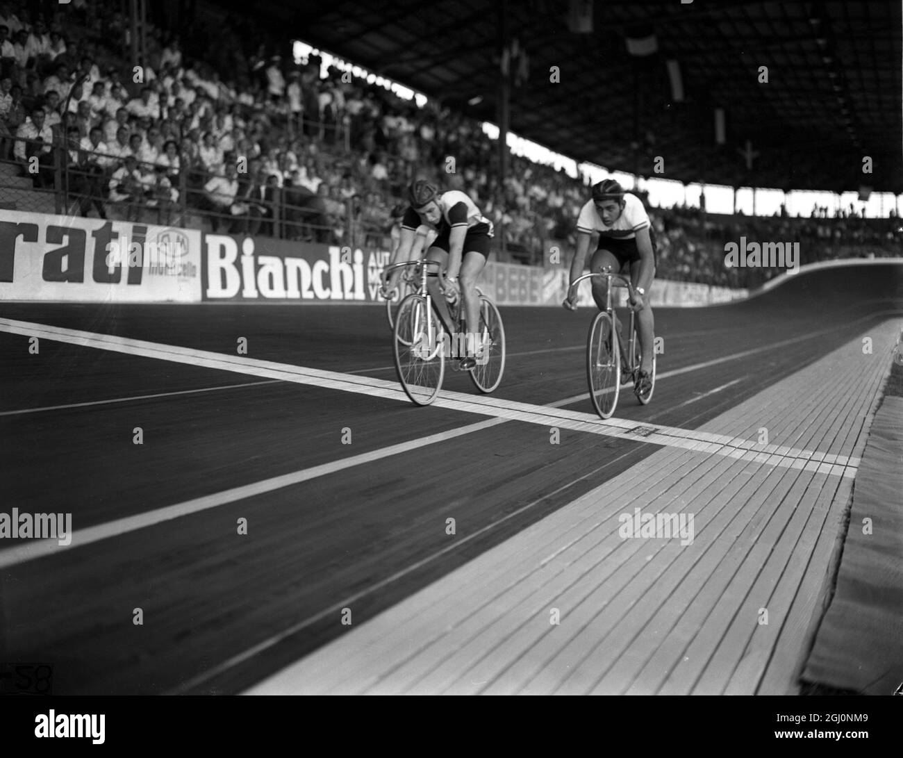 Thomas Shardelow from South Africa winning over Andre Beney from France ...