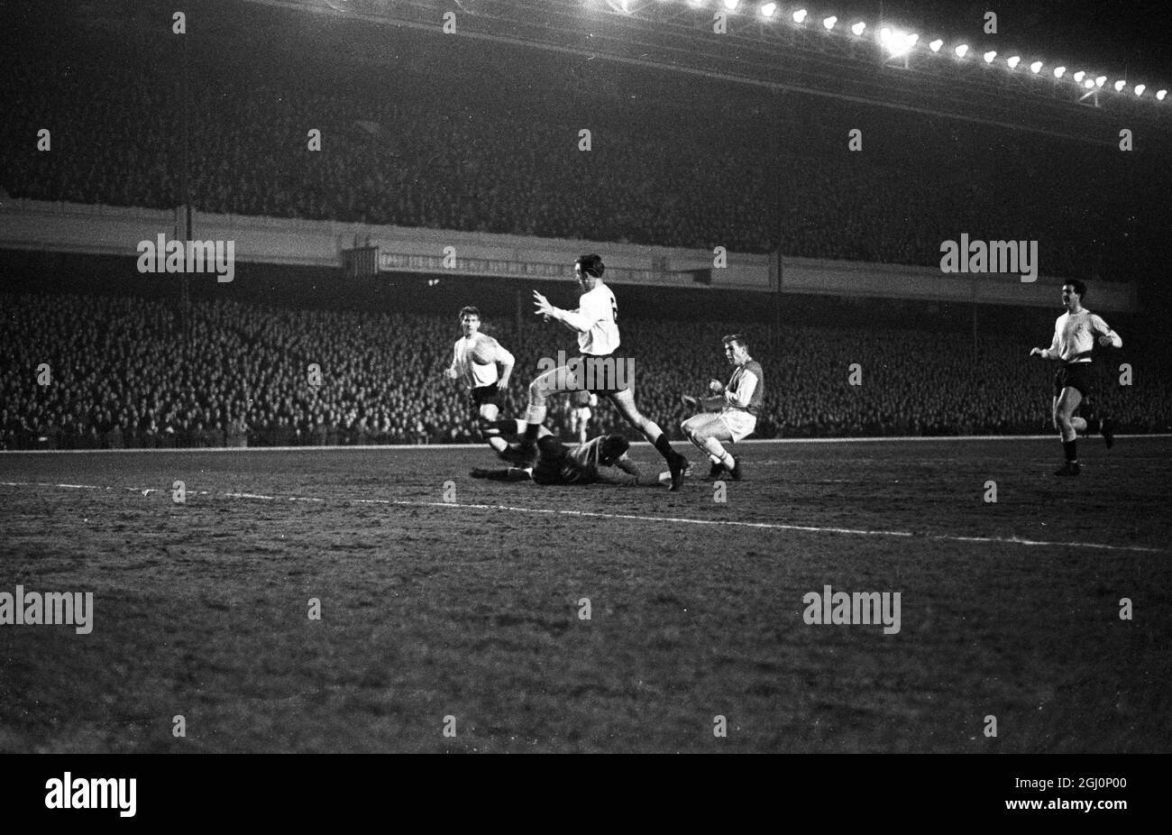 23 february 1965 hi-res stock photography and images - Alamy
