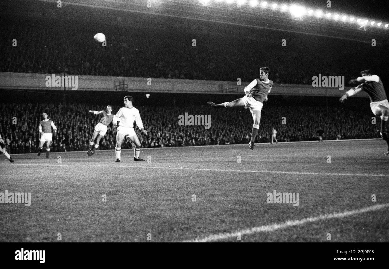 Joe baker nottingham forest hi-res stock photography and images - Alamy