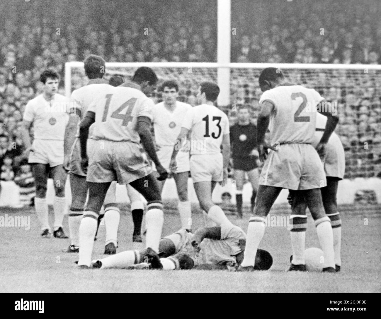 World cup 1966 pele hi-res stock photography and images - Alamy