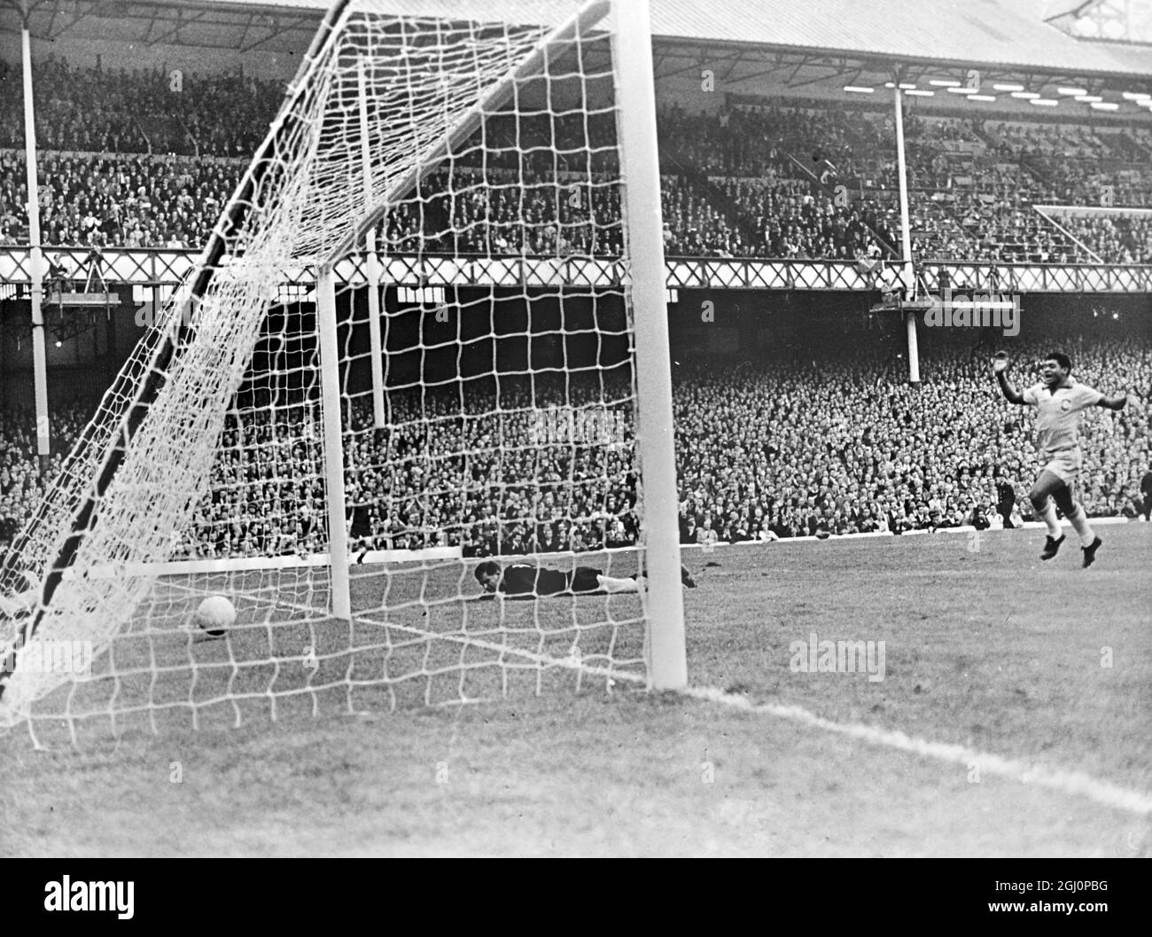 Garrincha hi-res stock photography and images - Alamy