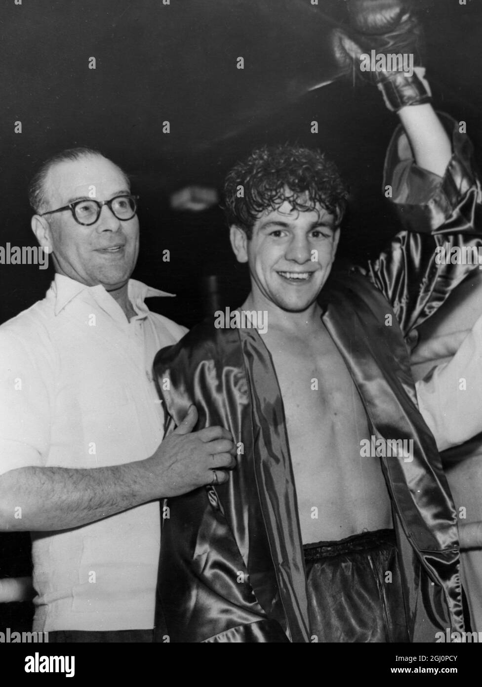 20 october 1954 hi-res stock photography and images - Alamy