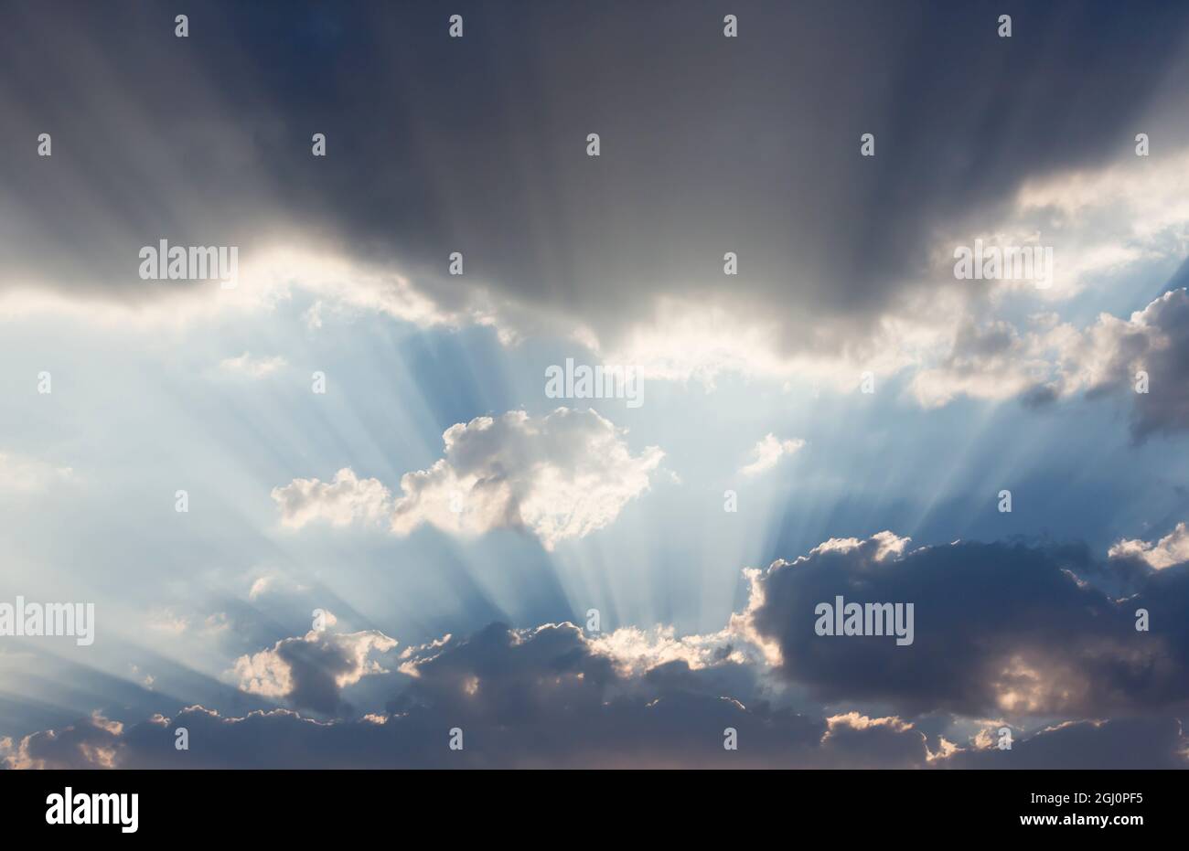 God beams hi-res stock photography and images - Alamy