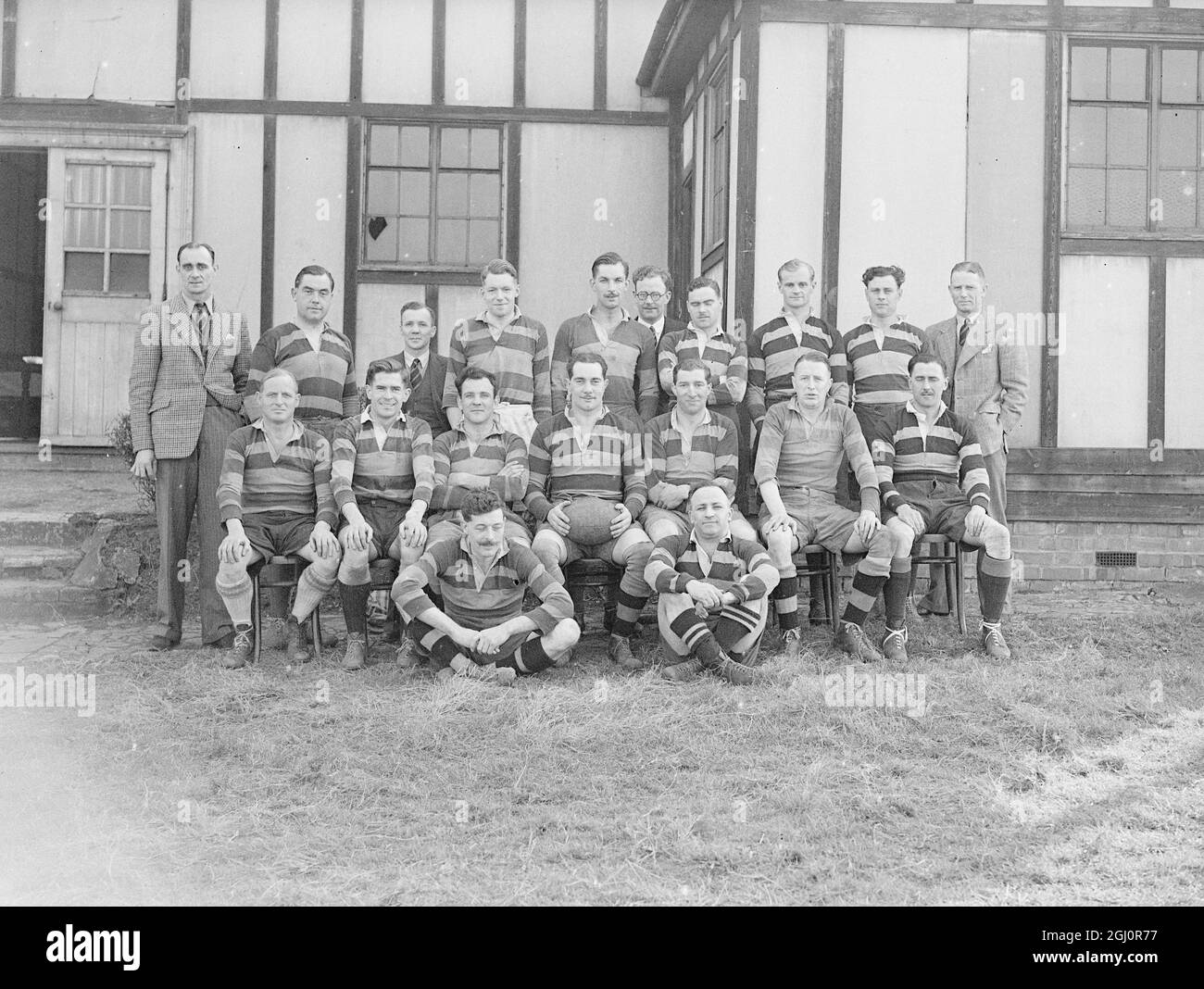 Old rugby team black and white hi-res stock photography and images - Alamy