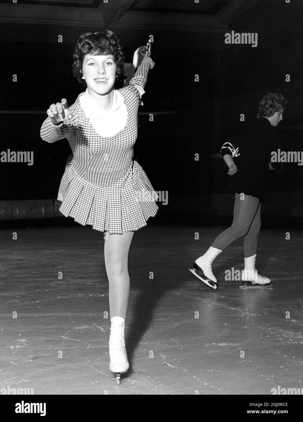 Carolyn Krau (17) of Ickenham Middlesex ice skating at Streatham ice ...