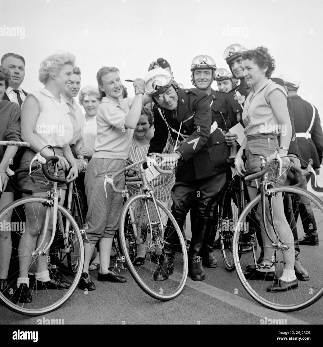 Women cycling race 1950s hi-res stock photography and images - Alamy