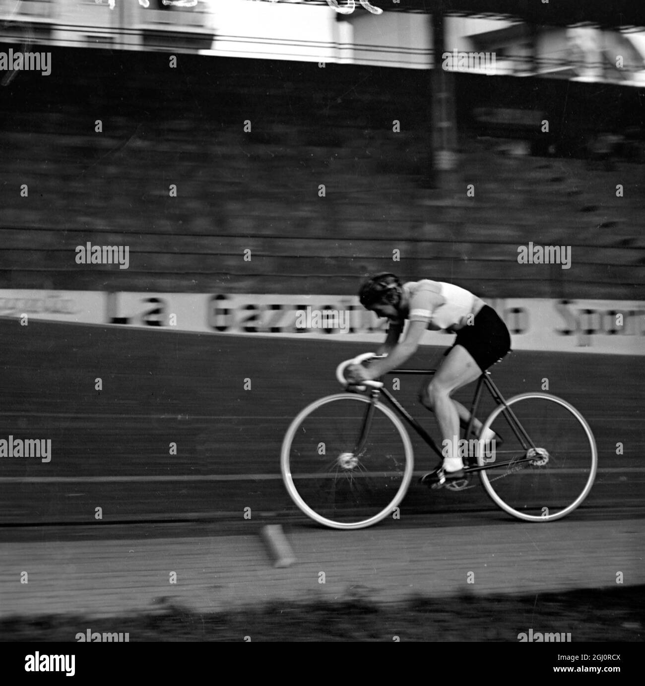 Cyclist in velodrome Black and White Stock Photos & Images - Alamy