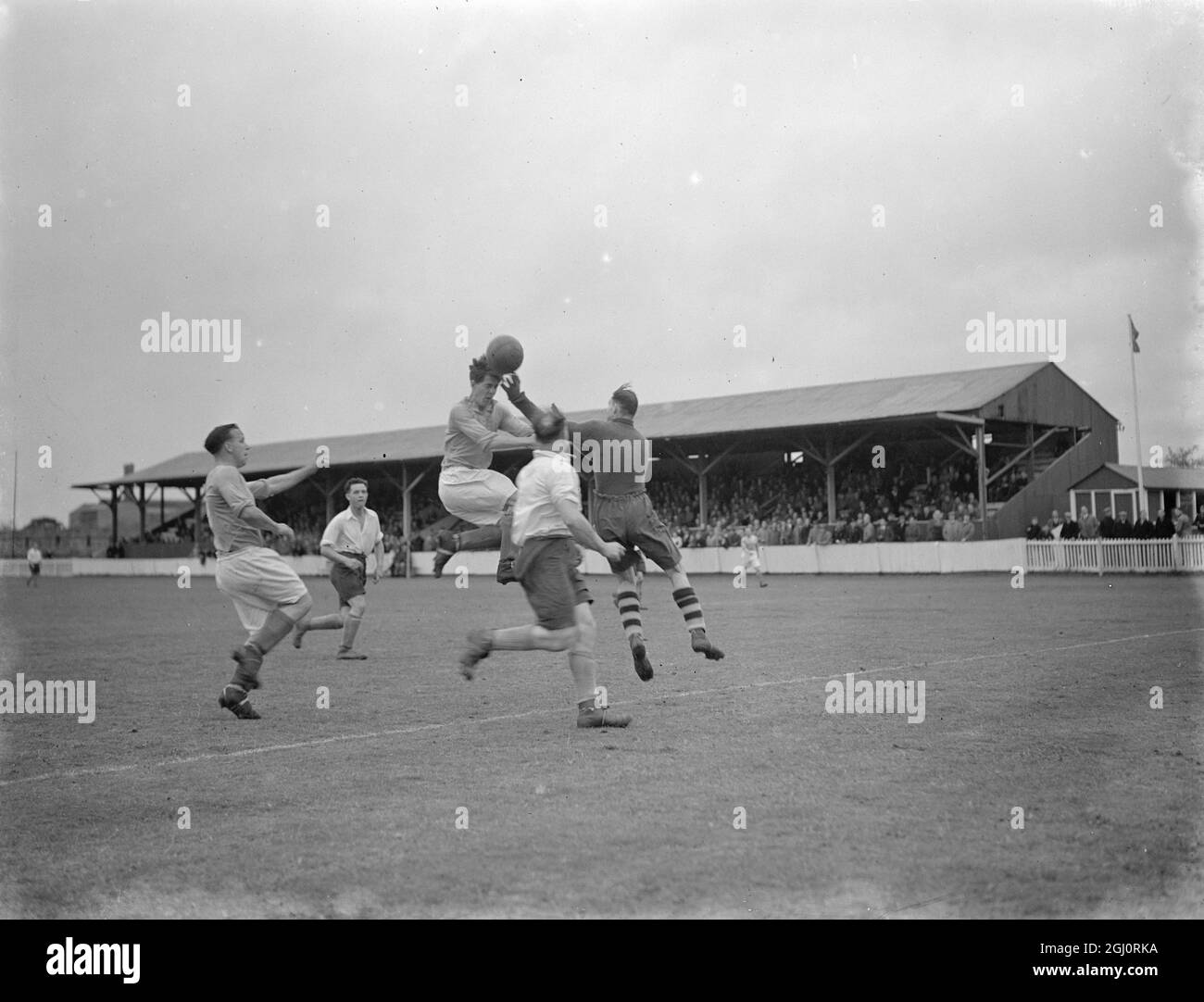 Football gravesend and northfleet Black and White Stock Photos & Images ...