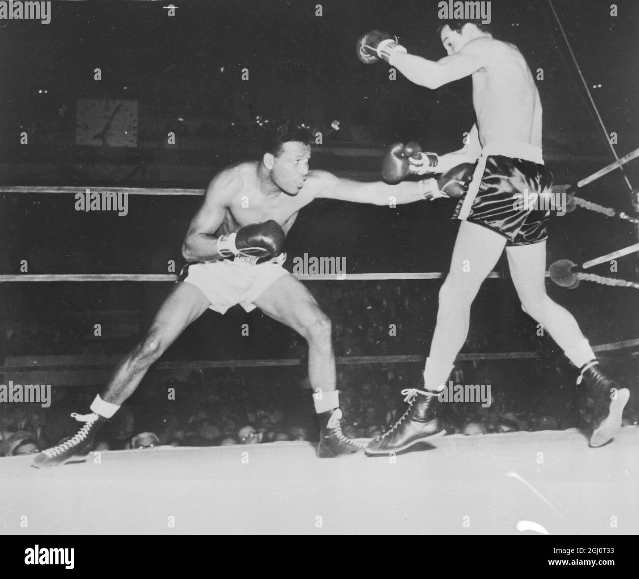 Paul pender boxing hi-res stock photography and images - Alamy