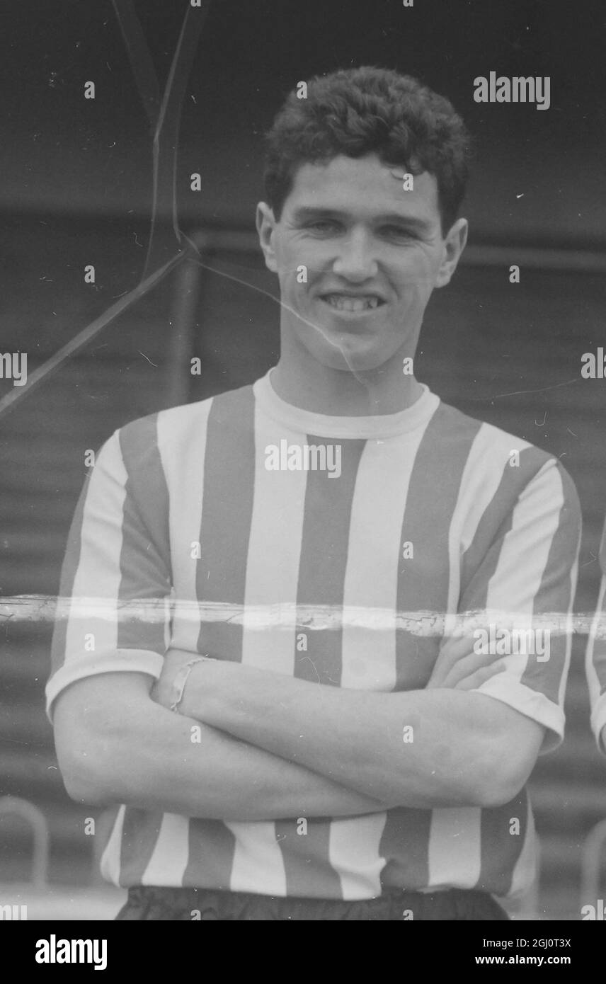 TERRY PAINE SOUTHAMPTON FOOTBALL CLUB 26 JANUARY 1960 Stock Photo - Alamy