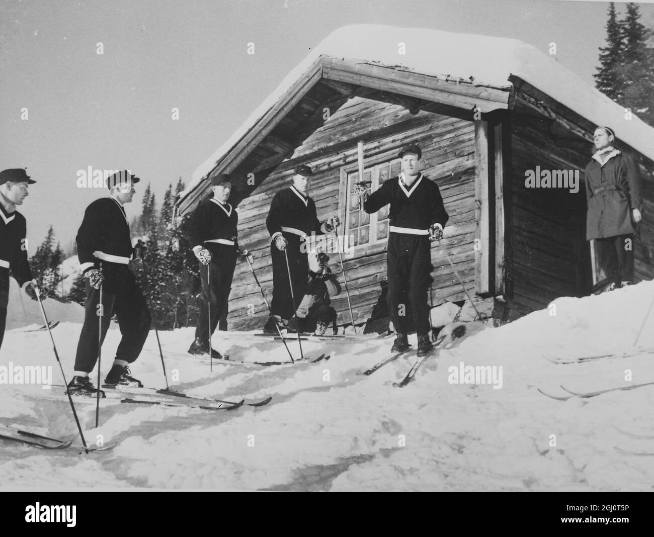 O HEMMESTVEIT CARRIES THE OLYMPIC TORCH ON ITS FIRST LEG TO SQUAW ...