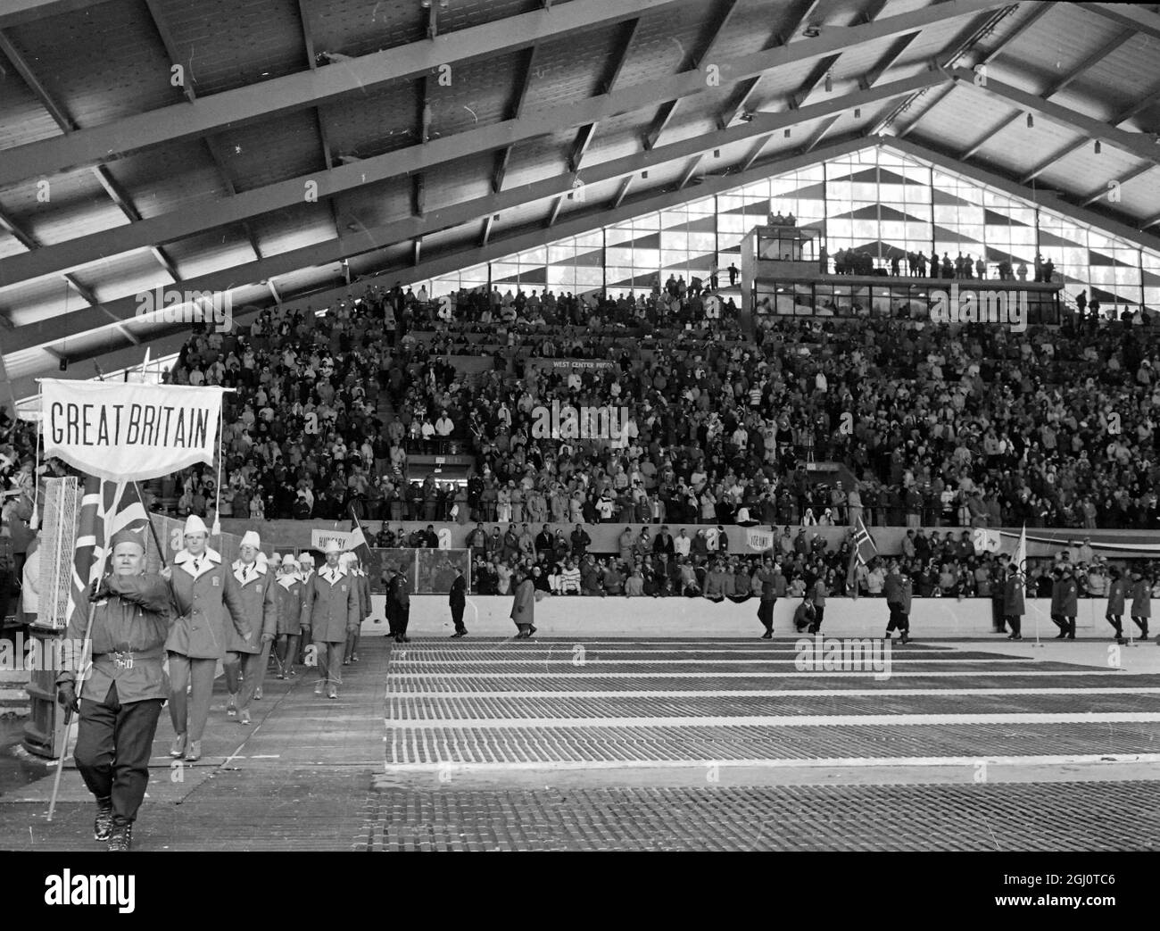 THE GREAT BRITAIN PARADE AT THE WINTER OLYMPICS 24 FEBRUARY 1960 Stock ...