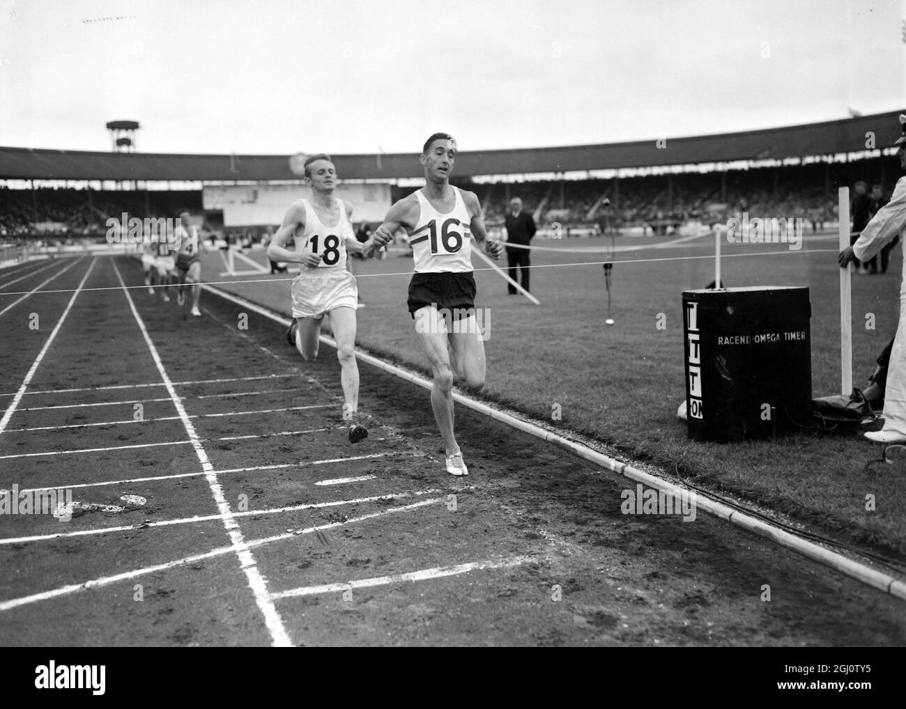 Gordon pirie hi-res stock photography and images - Alamy