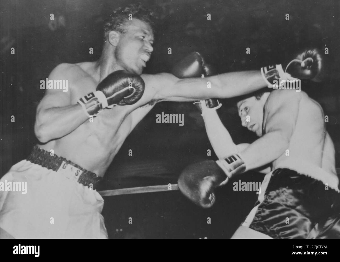 Paul pender boxing hi-res stock photography and images - Alamy