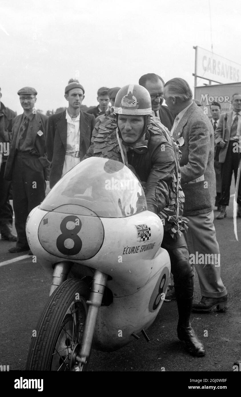 MIKE HAILWOOD DURING BRANDS HATCH RACE - 10 JULY 1960 Stock Photo - Alamy