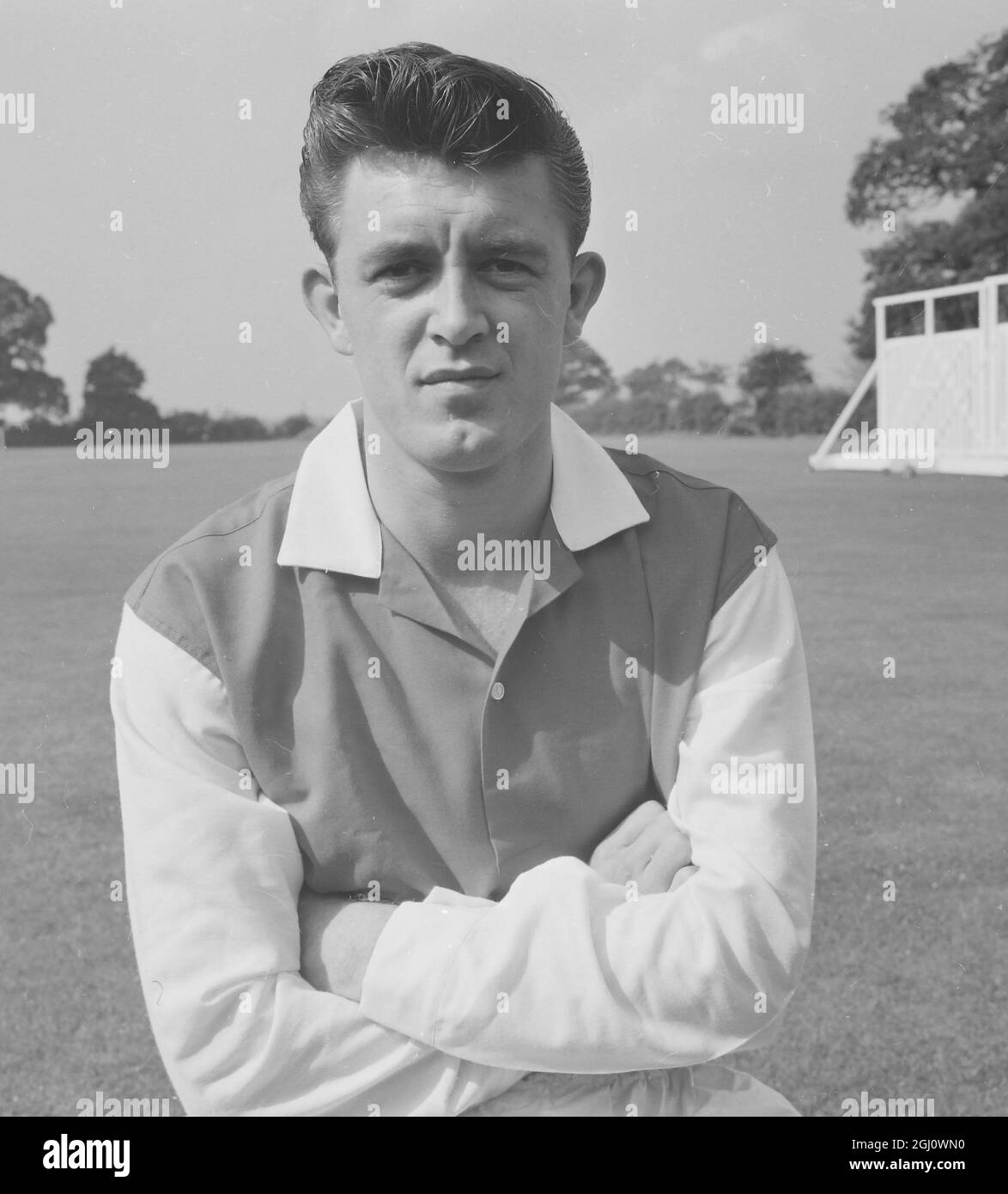 FOOTBALL ARSENAL PORTRAIT J WARD 18 AUGUST 1960 Stock Photo - Alamy