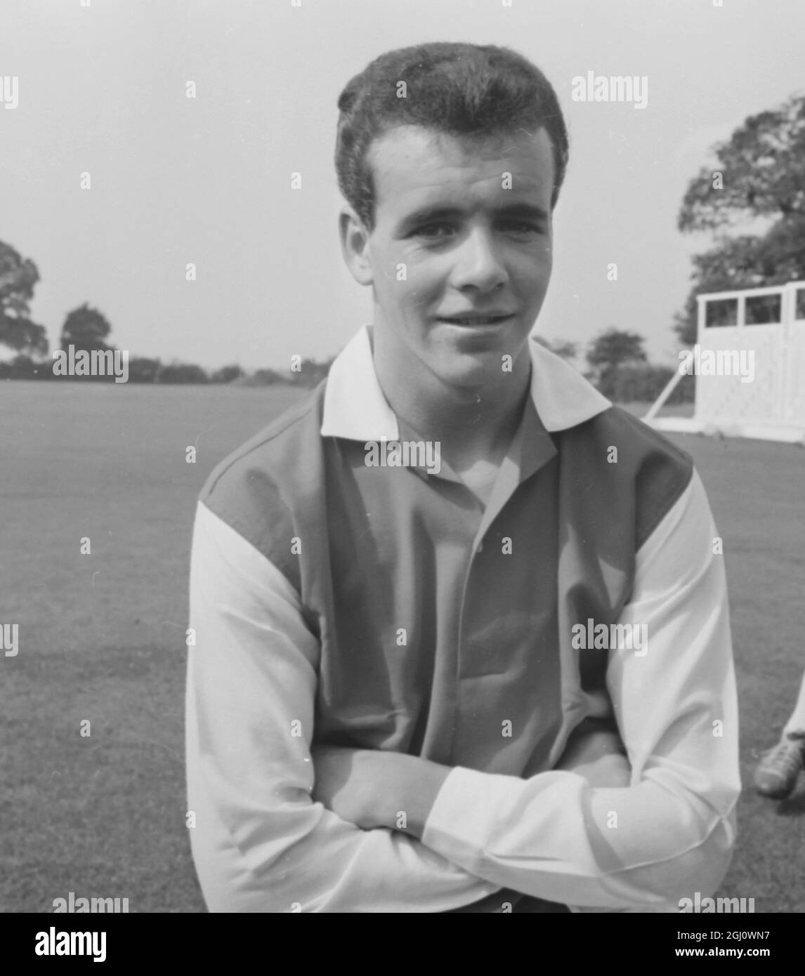 FOOTBALL ARSENAL PORTRAIT J SNEDDON 18 AUGUST 1960 Stock Photo - Alamy
