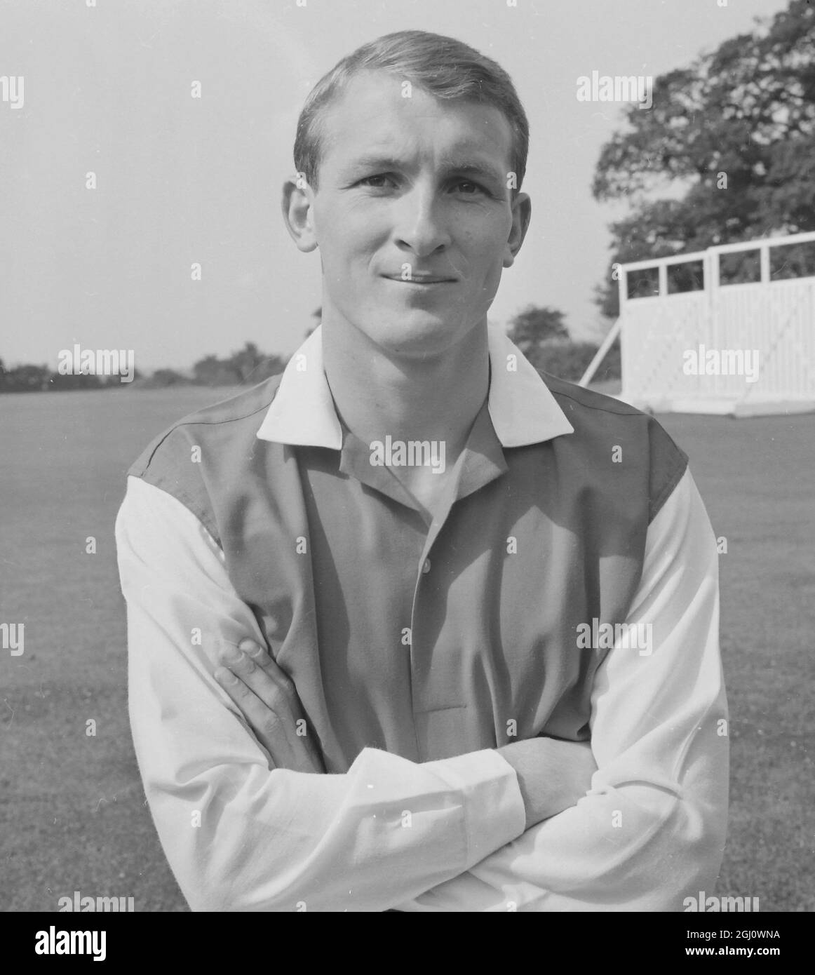 FOOTBALL ARSENAL PORTRAIT MAGILL EDWARD - 18 AUGUST 1960 Stock Photo ...