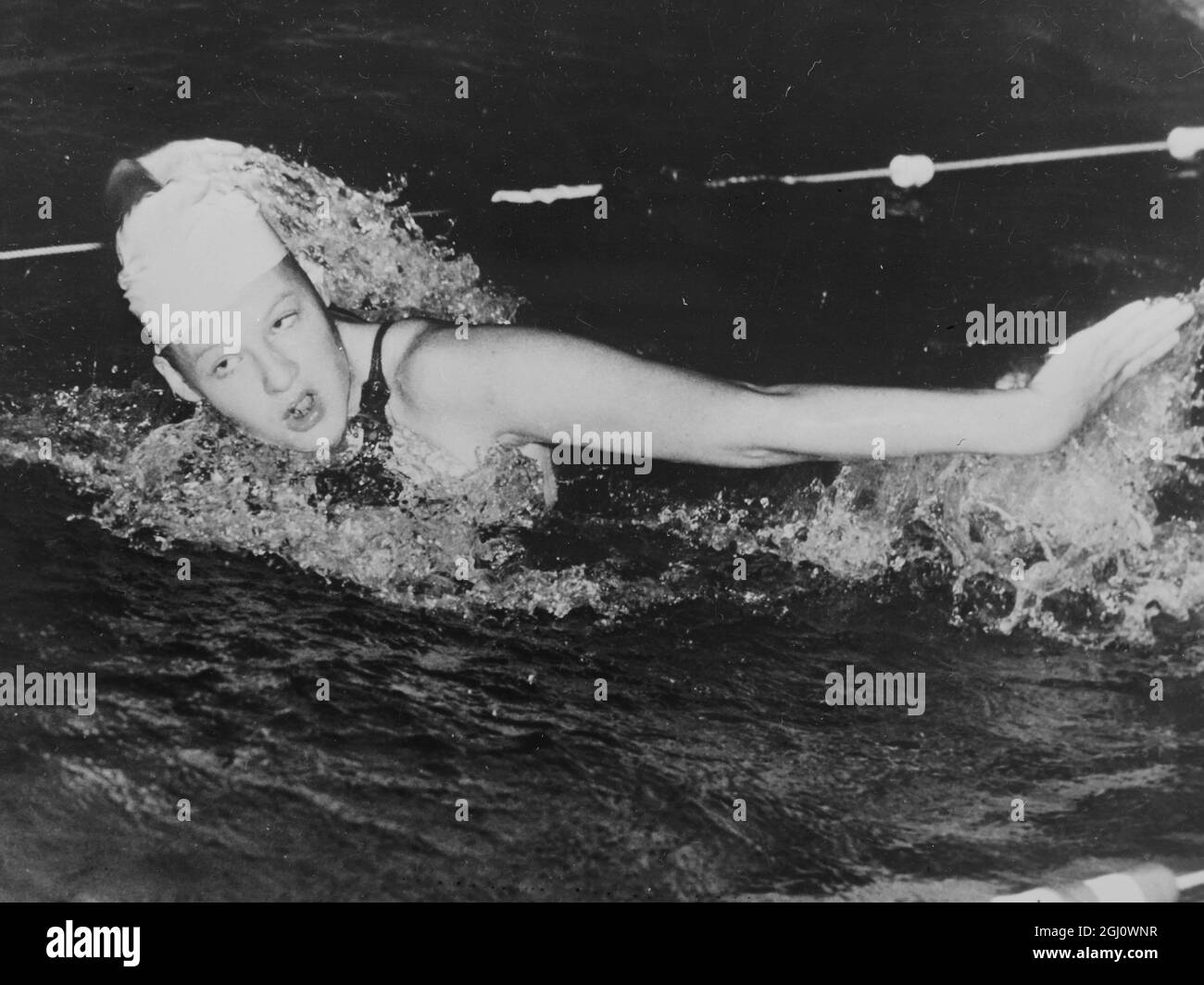 SWIMMING SEDERQUIST JANE SWEDISH WORLD 800M RECORD 19 AUGUST 1960 Stock ...