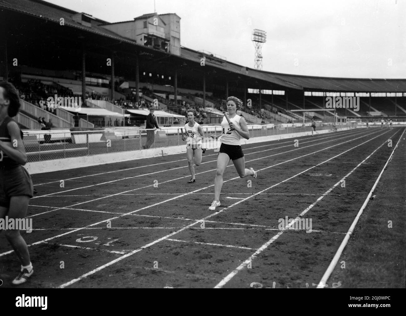 ATHLETICS BIGNAL MARY ACTION WOMENS RELAY 20 AUGUST 1960 Stock Photo ...