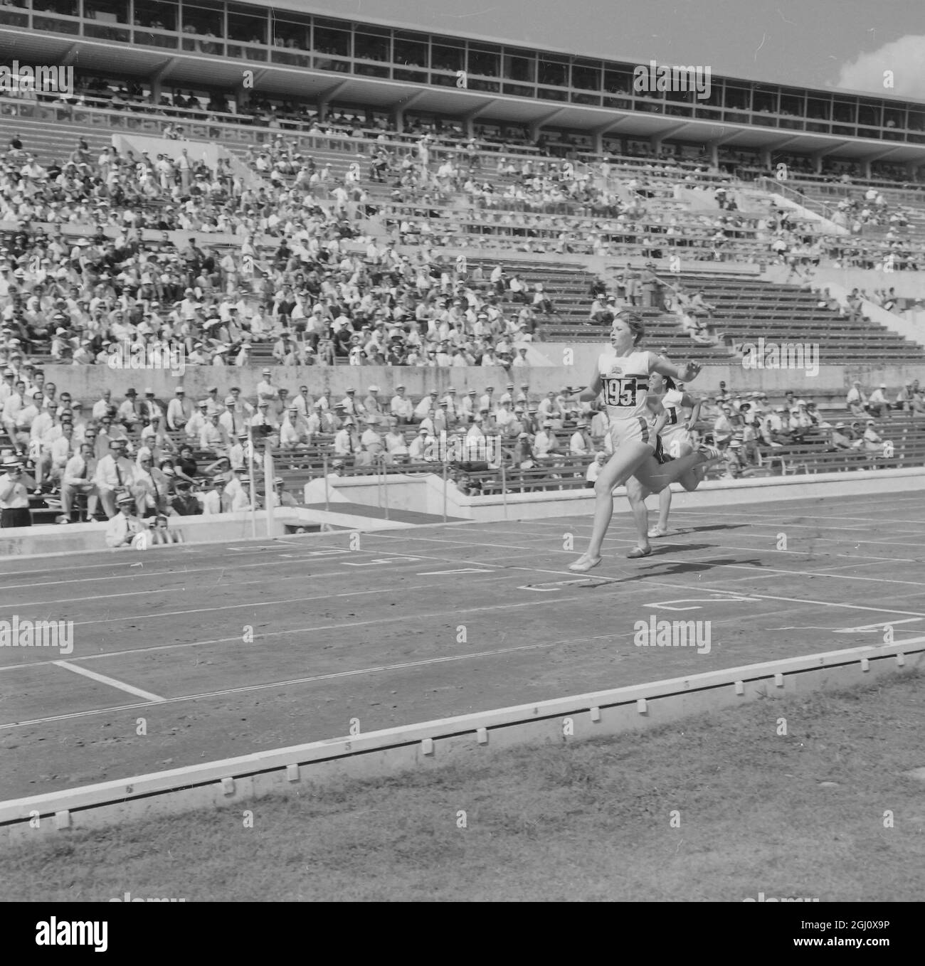 OLYMPIC GAME 80M WOMEN MARY BIGNAL WINS HEAT 2 1 SEPTEMBER 1960 Stock ...