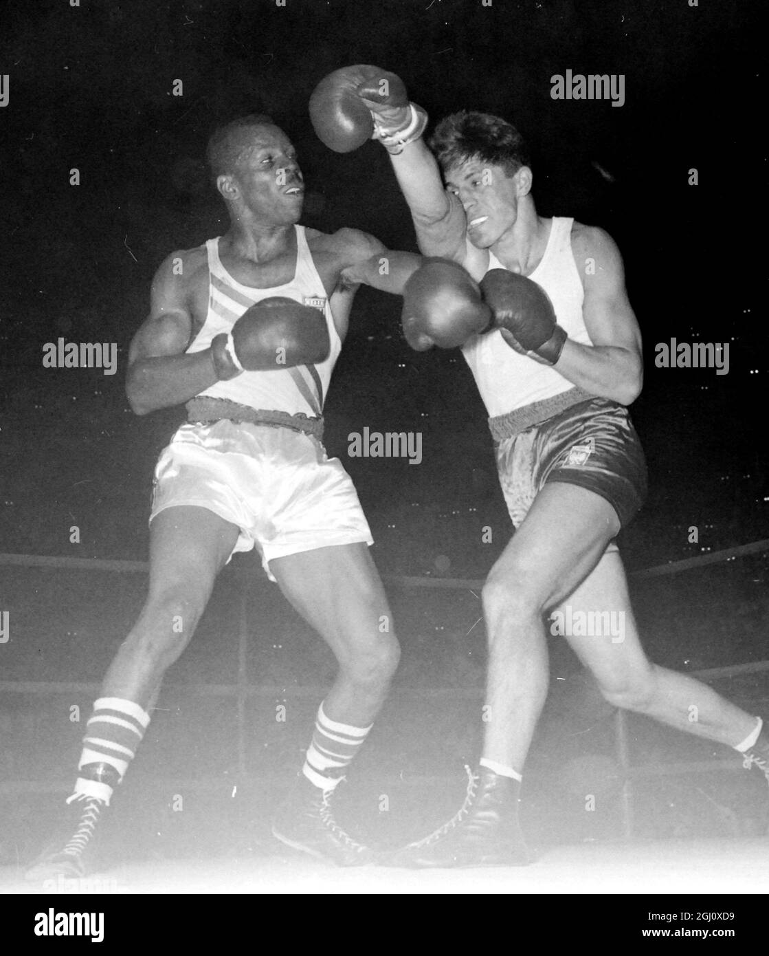 International middleweight hi-res stock photography and images - Alamy
