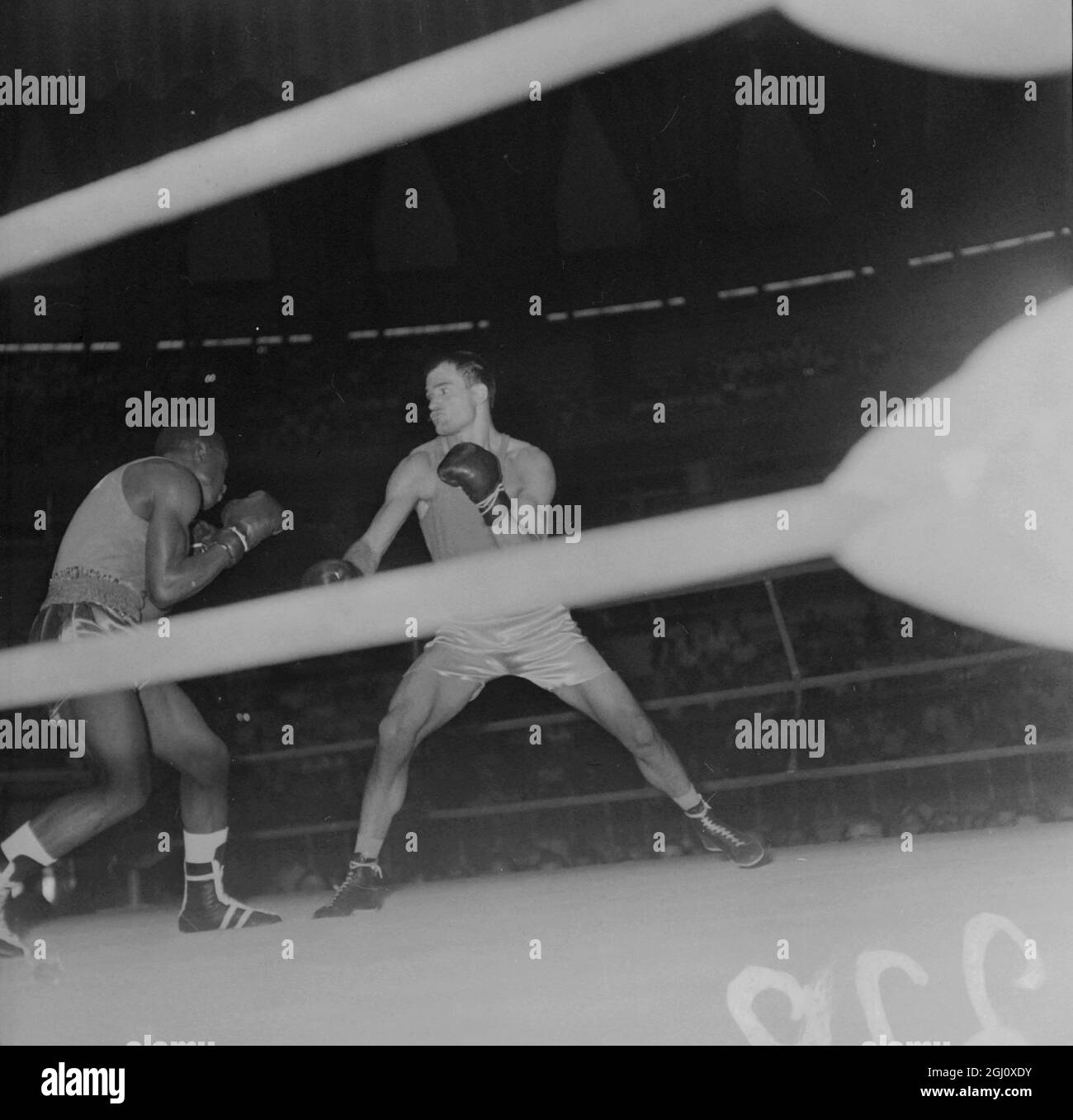 OLYMPIC GAME BOXING DALLO V JAKOVIJEVIC 26 AUGUST 1960 Stock Photo - Alamy