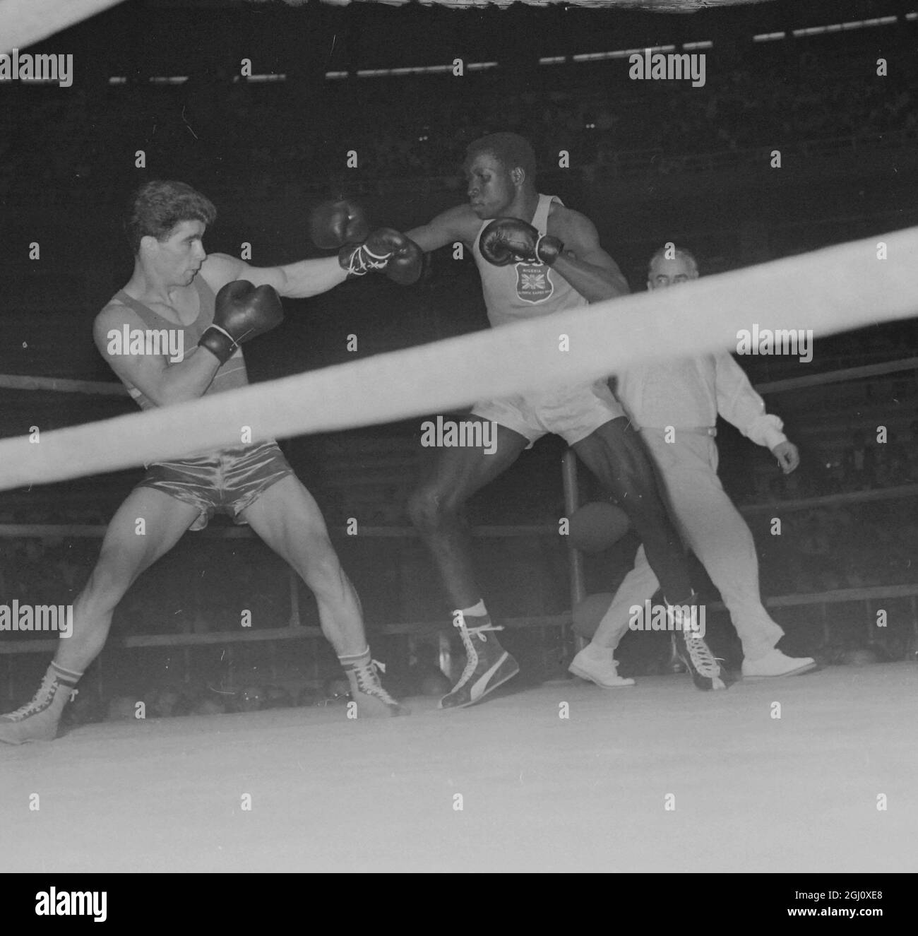 OLYMPIC GAME BOXING WELTERWEIGHT NEAGUE V MOSELEY 29 AUGUST 1960 Stock ...