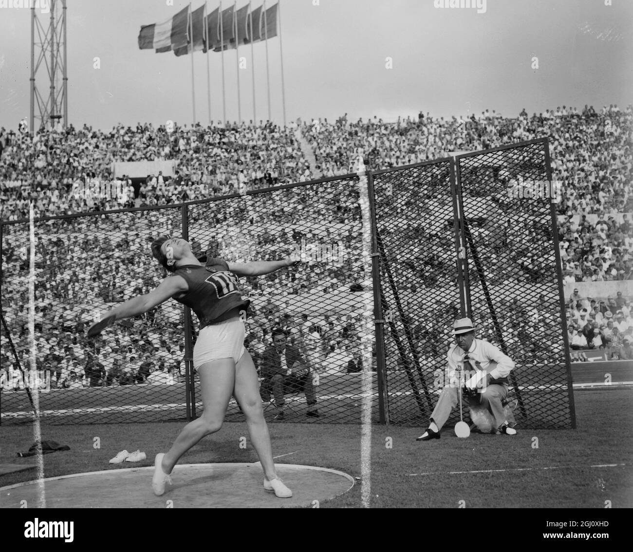 OLYMPIC GAME DISCUS WOMEN PRESS IN ACTION 6 SEPTEMBER 1960 Stock Photo ...