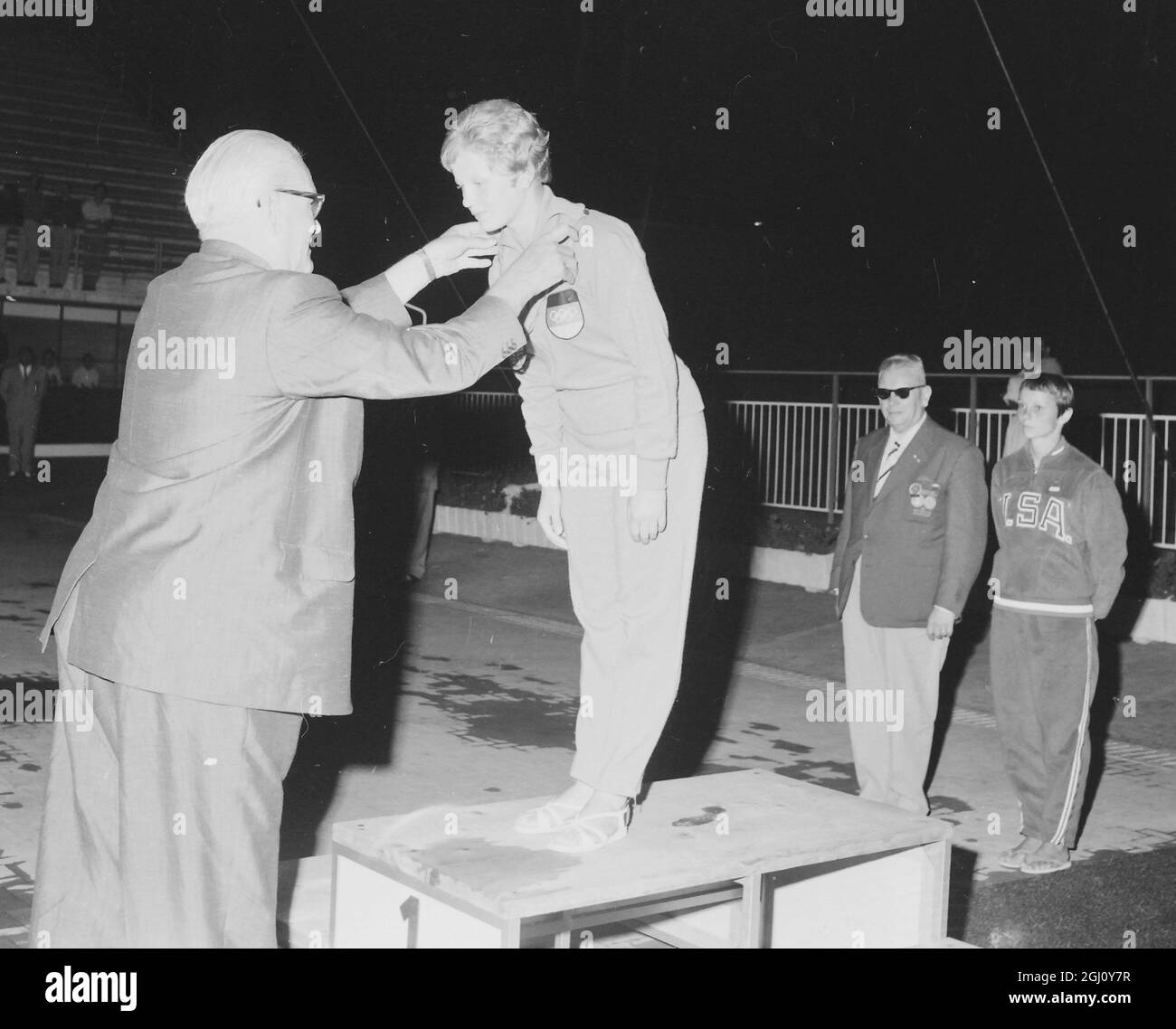 OLYMPIC GAME DIVING WOMEN HIGH DIVING VON HORN PRESENTS GOLD KRAMER 31 ...