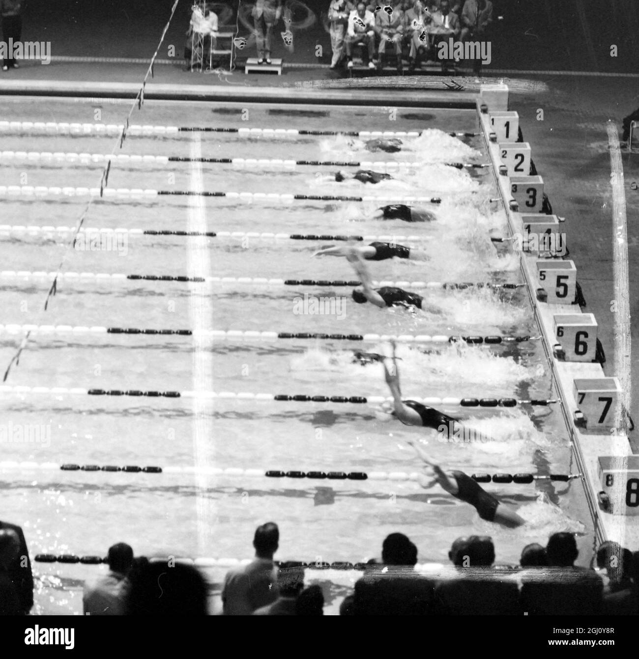 OLYMPIC GAME SWIMMING 100M WOMEN BACK FINAL RACERS AT START 4 SEPTEMBER ...