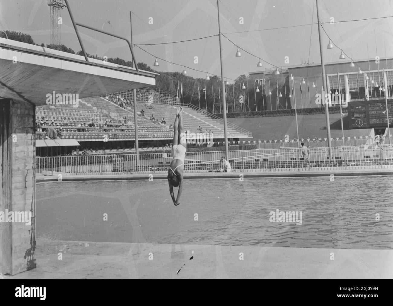 Diving olympic game hi-res stock photography and images - Alamy
