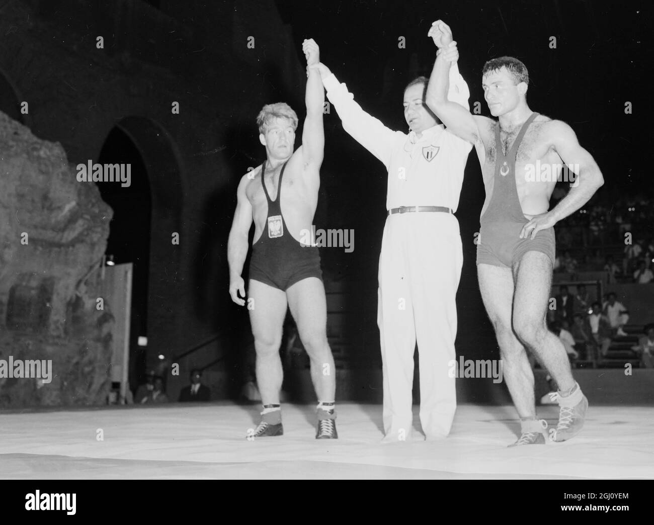 Wrestlers wrestling mat Black and White Stock Photos & Images - Alamy