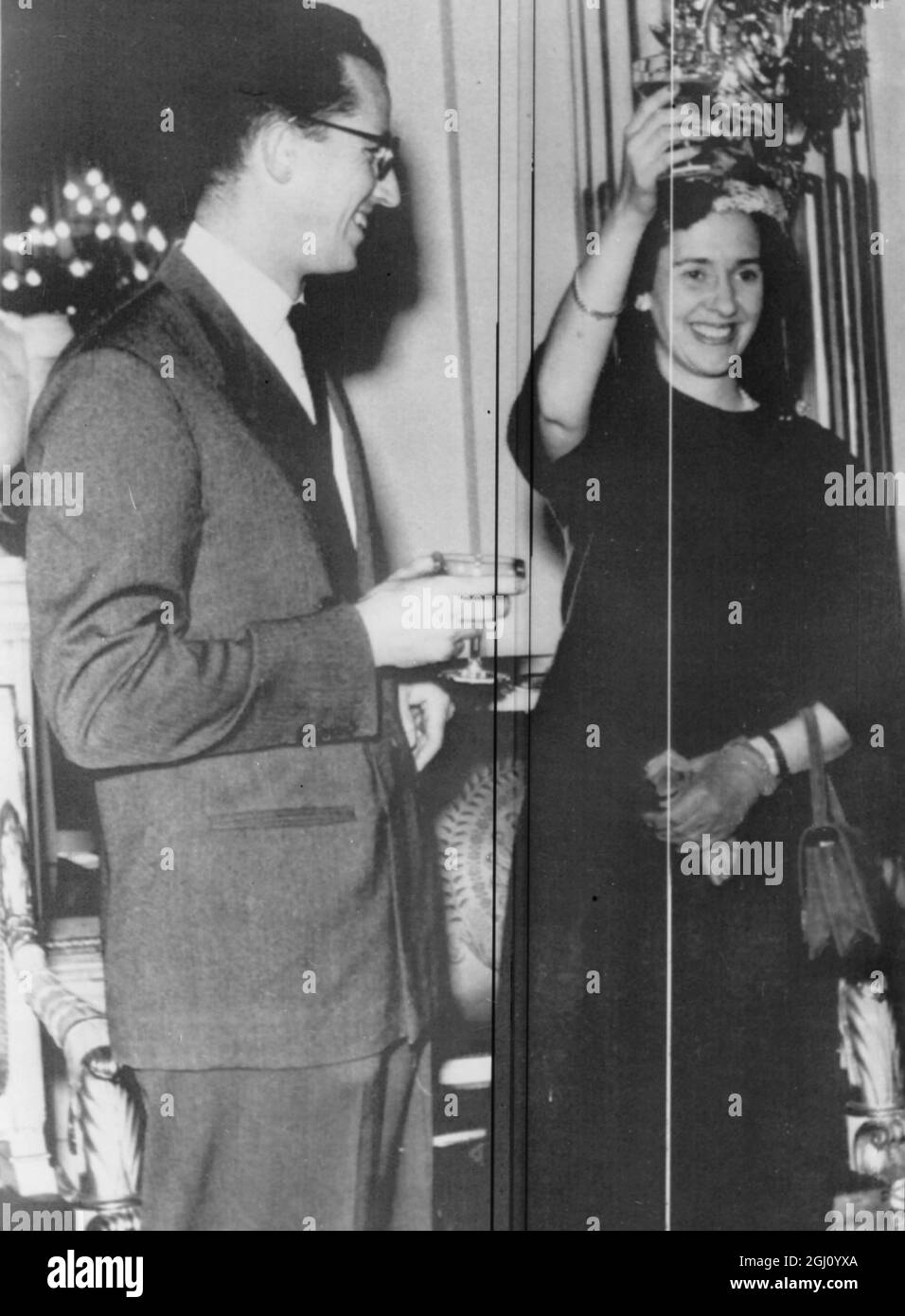 FABIOLA QUEEN KING TOASTS FOOTBALL TEAMS SPAIN 2 NOVEMBER 1960 Stock ...