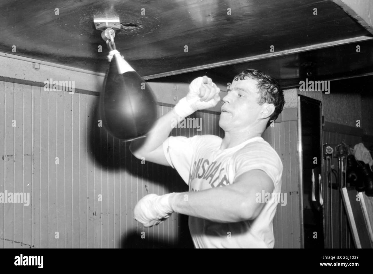 Terry downes boxing hi-res stock photography and images - Alamy Terry downes boxing hi-res stock photography and images - Alamy