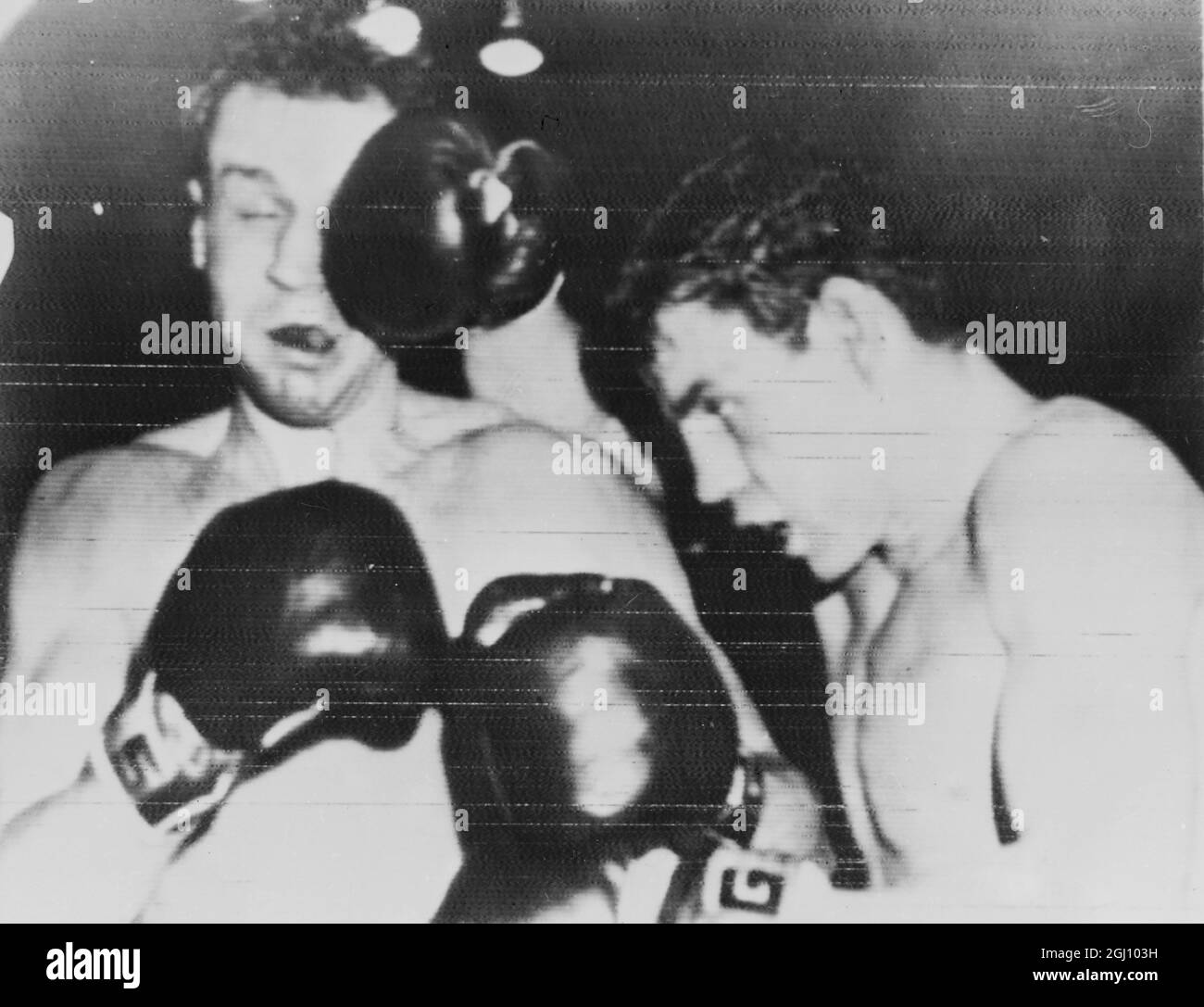 Terry downes boxing Black and White Stock Photos & Images - Alamy Terry downes boxing Black and White Stock Photos & Images - Alamy
