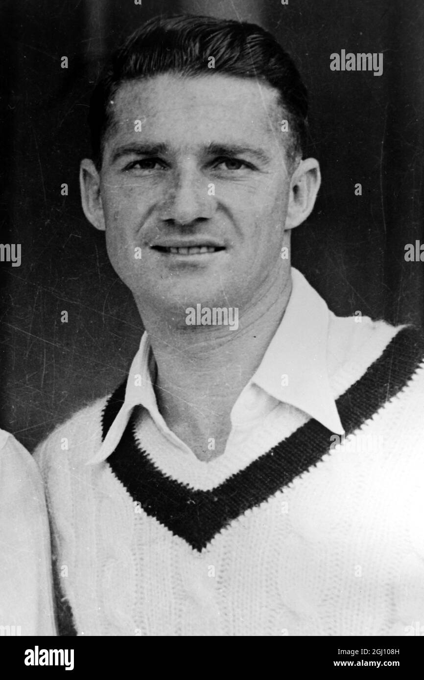 NEIL HARVEY - AUSTRALIAN CRICKET PLAYER- 14 FEBRUARY 1961 Stock Photo ...