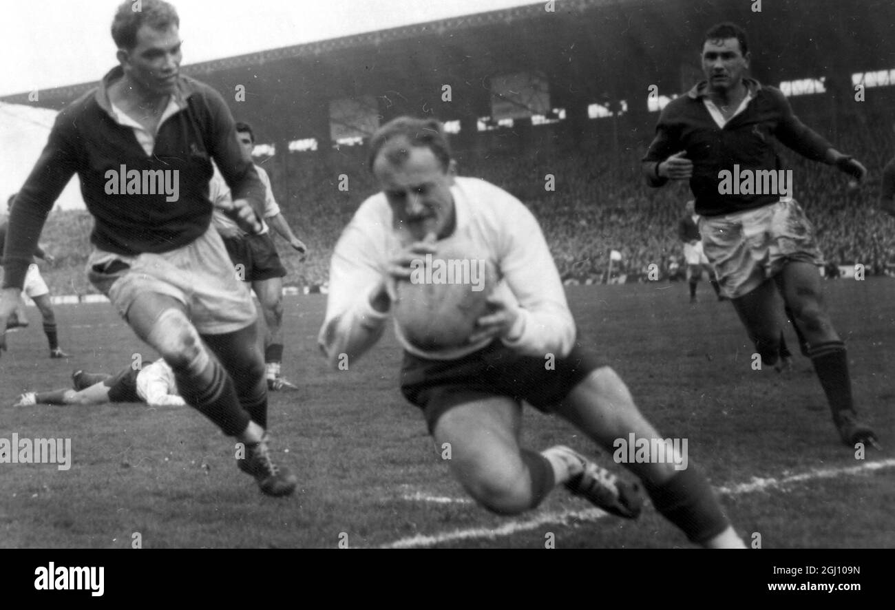 JEAN DUPUY - FRENCH RUGBY PLAYER IN ACTION - 18 FEBRUARY 1961 Stock ...