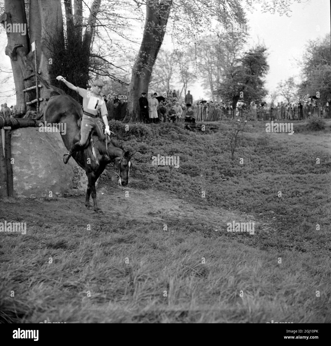 HORSE TRIALS BADMINTON CONNOLLY-CAREW ON BALLYHOO TAKE QUARRY JUMP 21 ...