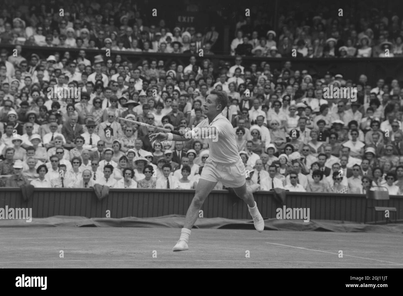 Rod laver wimbledon 1961 hi-res stock photography and images - Alamy