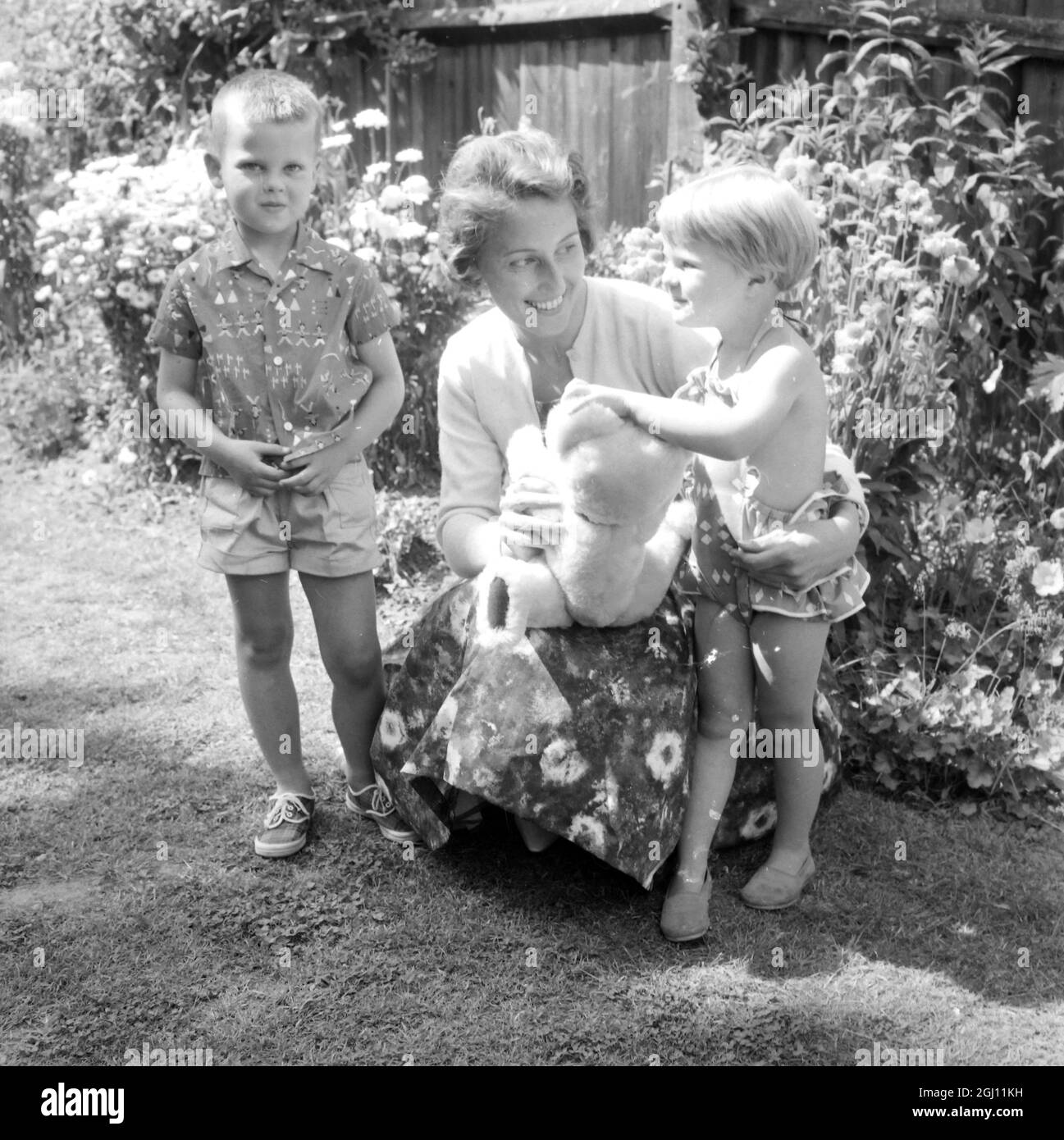 Angela Mortimer Wimbledon High Resolution Stock Photography and Images ...