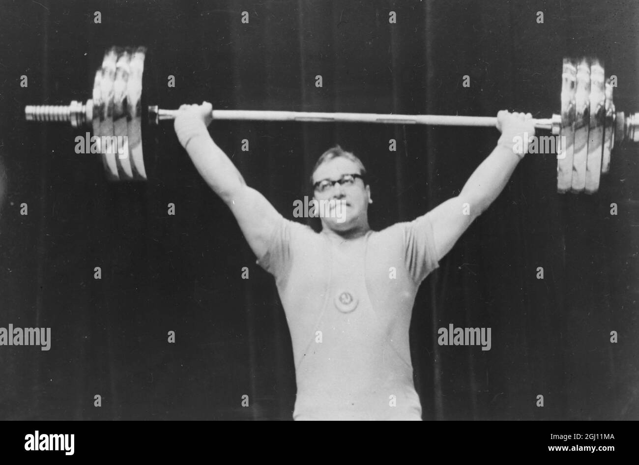 ATHLETICS YURI VLASOV AT COMPETITION USSR VS USA MOSCOW - WEIGHT ...
