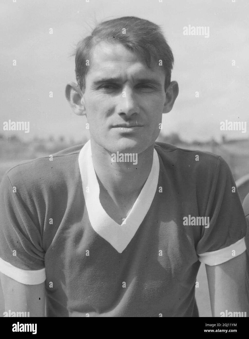 JOHN HEWIE - PORTRAIT OF FOOTBALLER, CHARLTON ATHLETIC FOOTBALL CLUB FC ...