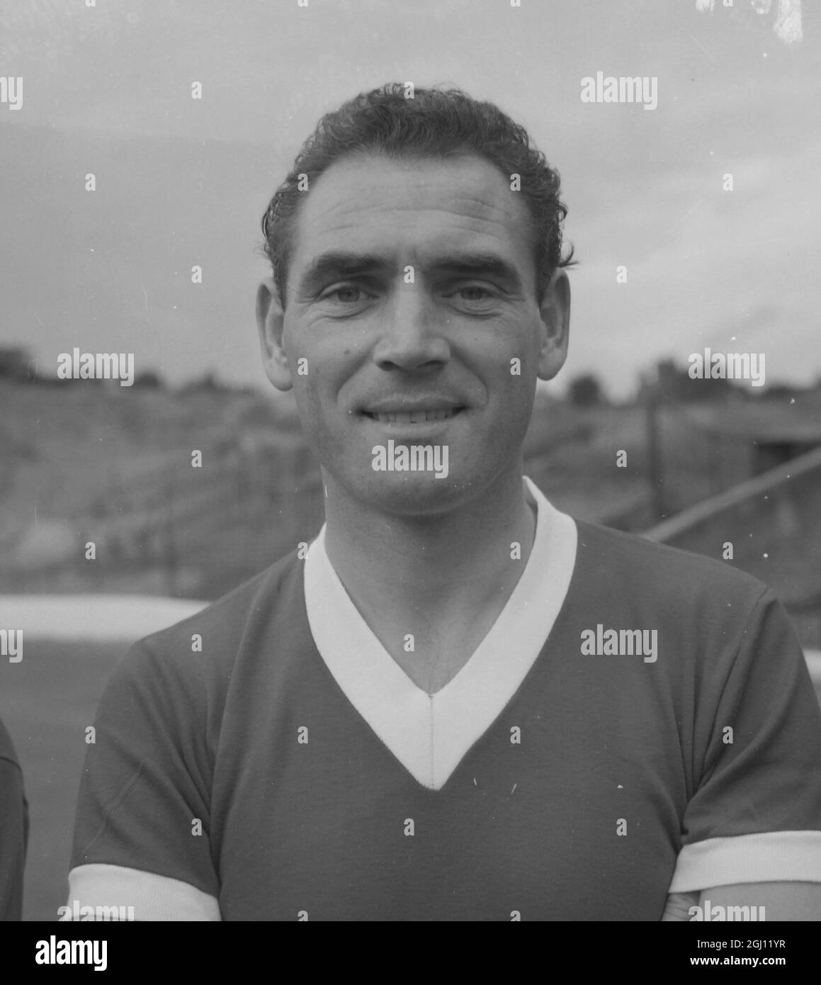 JOHN HEWIE - PORTRAIT OF FOOTBALLER, CHARLTON ATHLETIC FOOTBALL CLUB FC ...