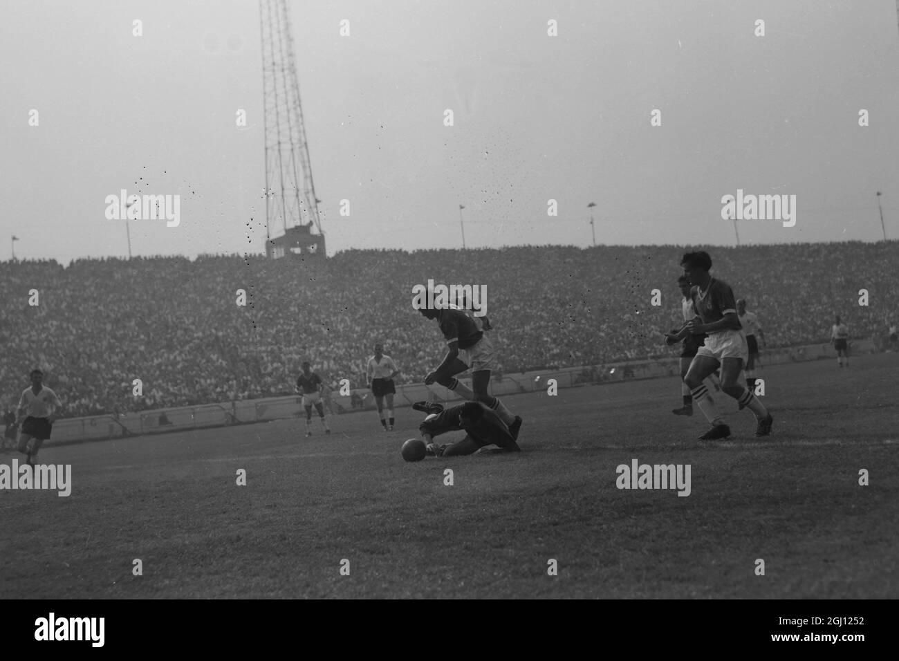 Tony bridges hi-res stock photography and images - Alamy