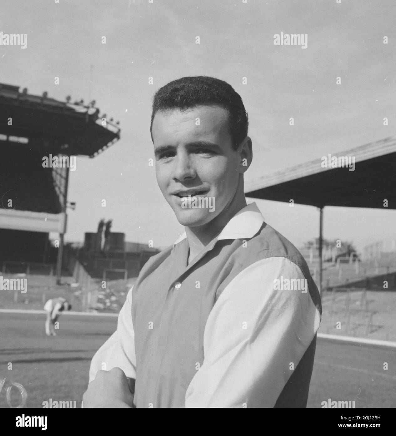 JOHN SNEDDEN - PORTRAIT OF FOOTBALLER - ARSENAL FC FOOTBALL CLUB - 5 ...
