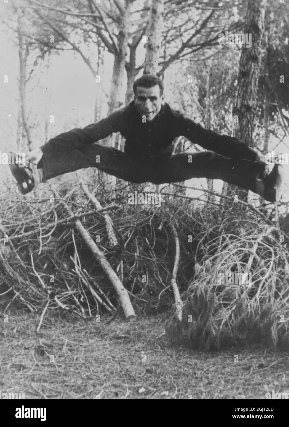 SPANISH BOXING CHAMPION BEN ALI IN TRAINING - 13 OCTOBER 1961 Stock ...
