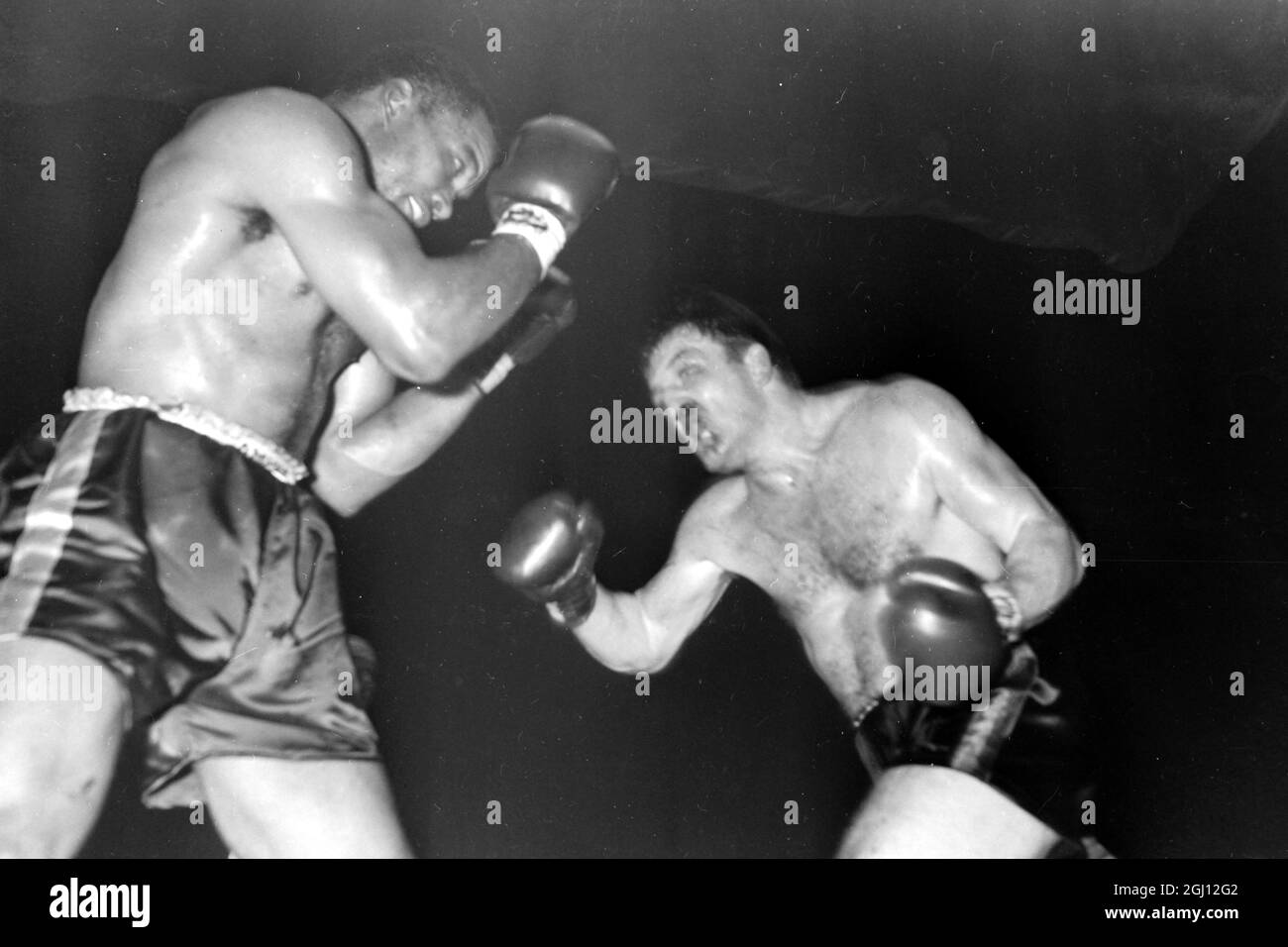 BOXING BRIAN LONDON AND EDDIE MACHEN IN ACTION 17 OCTOBER 1961 Stock ...