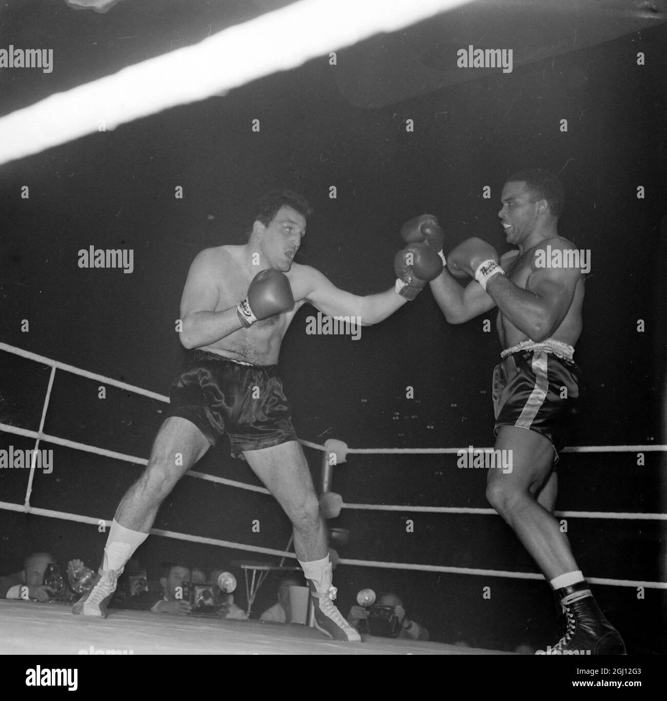 BOXING BRIAN LONDON AND EDDIE MACHEN IN ACTION 17 OCTOBER 1961 Stock ...
